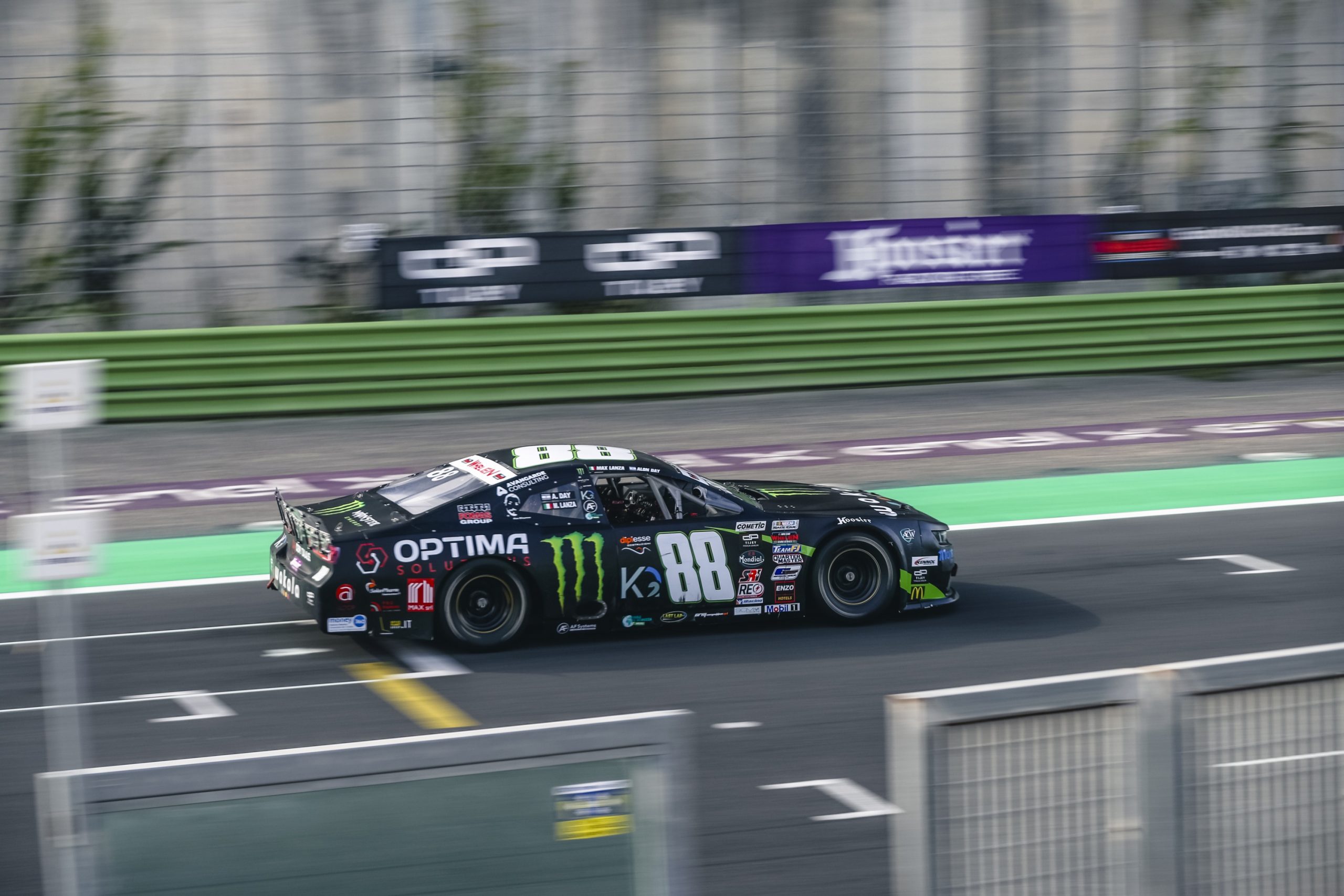 Day and Dauenhauer kick off the EuroNASCAR Finals by topping free ...