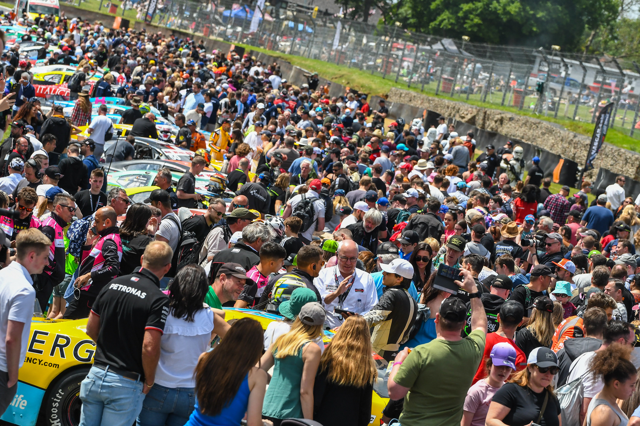 An extraordinary season for EuroNASCAR: 150,000 fans at the tracks, a ...