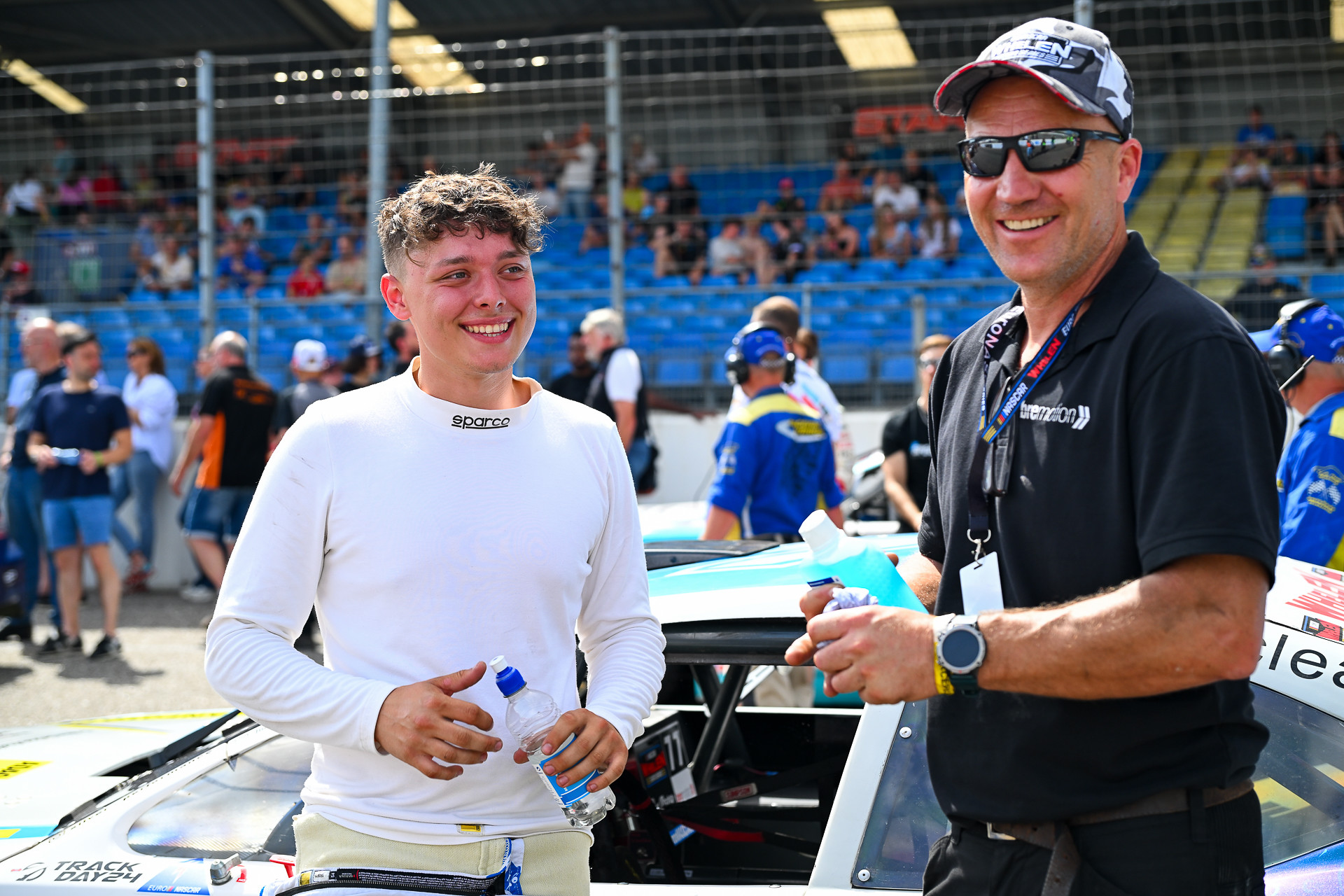 Epic battle for the Rookie Trophy: Julien Rehberg leads one point ahead ...