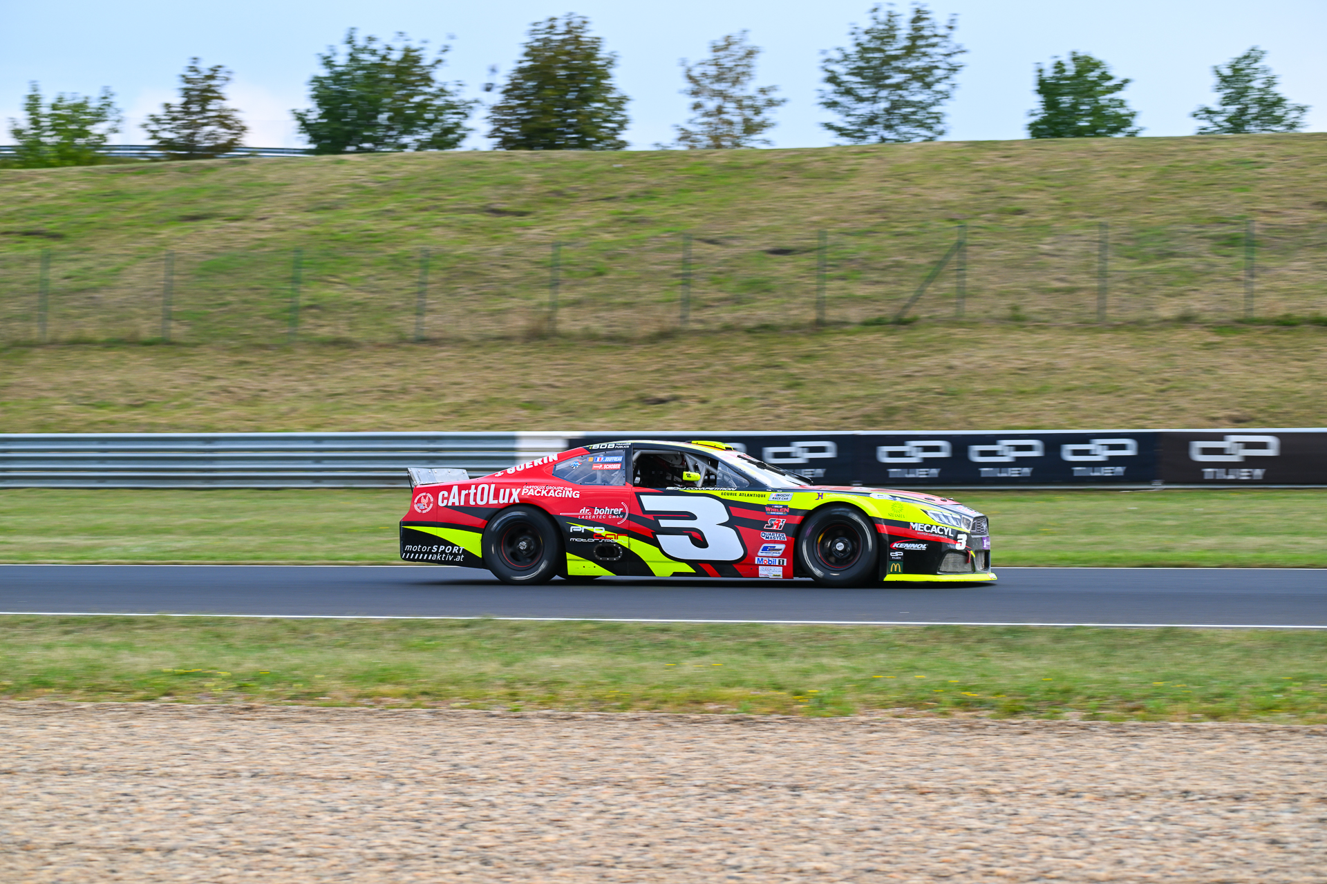 Track records shattered: Ghirelli and Schober storm to Pole Position in ...