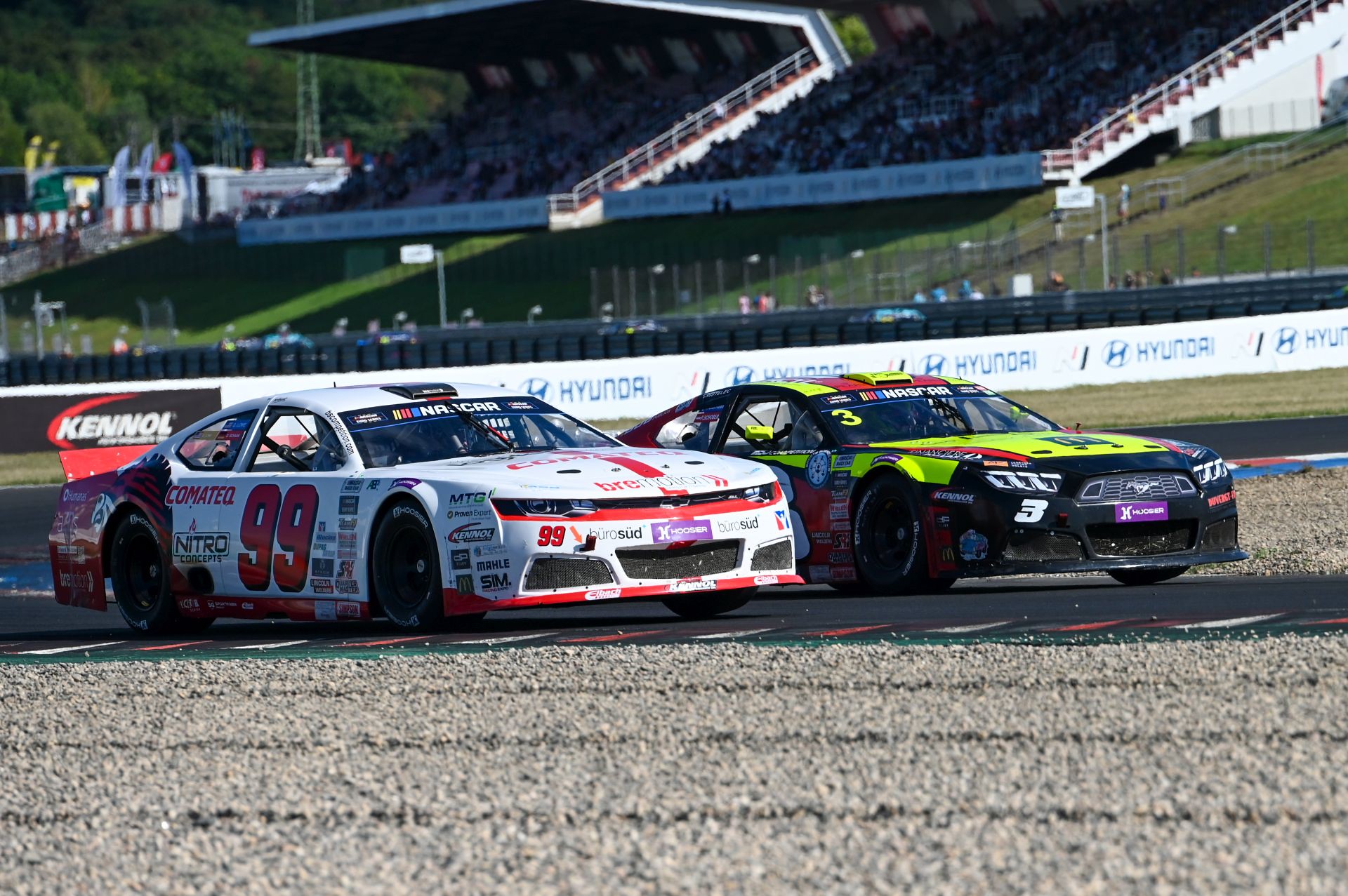 Lowe and Hezemans highlight strong weekend for young talents in Junior ...